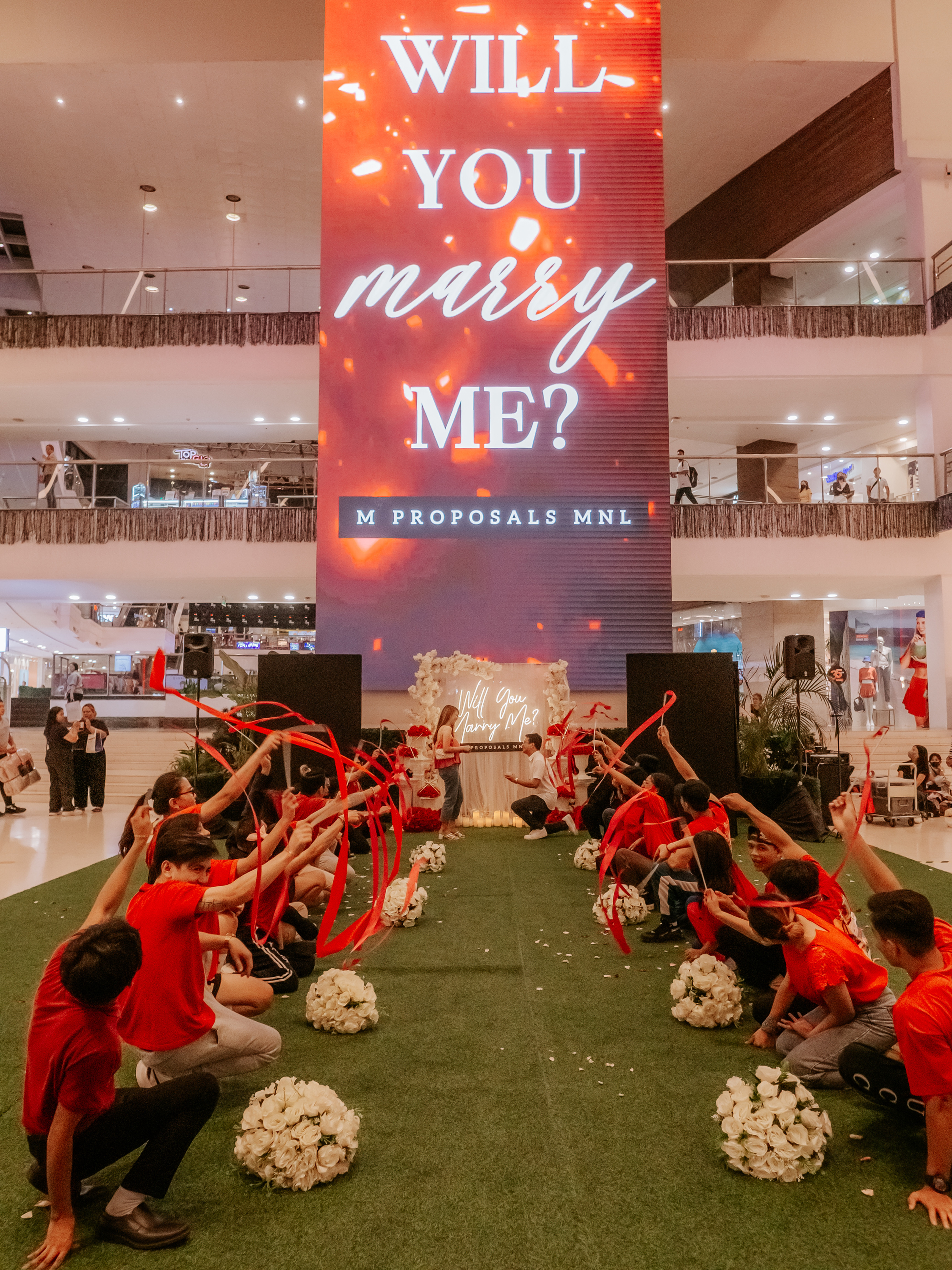 Jaw Dropping Flashmob Proposal
